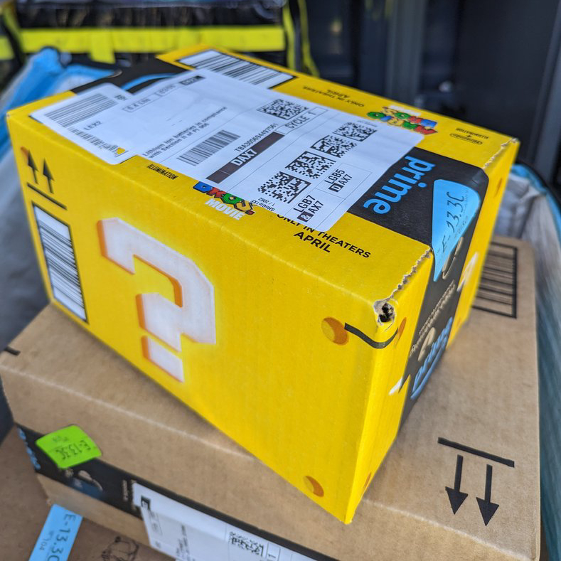 File:TSMBM Amazon box.jpg - Super Mario Wiki, the Mario encyclopedia