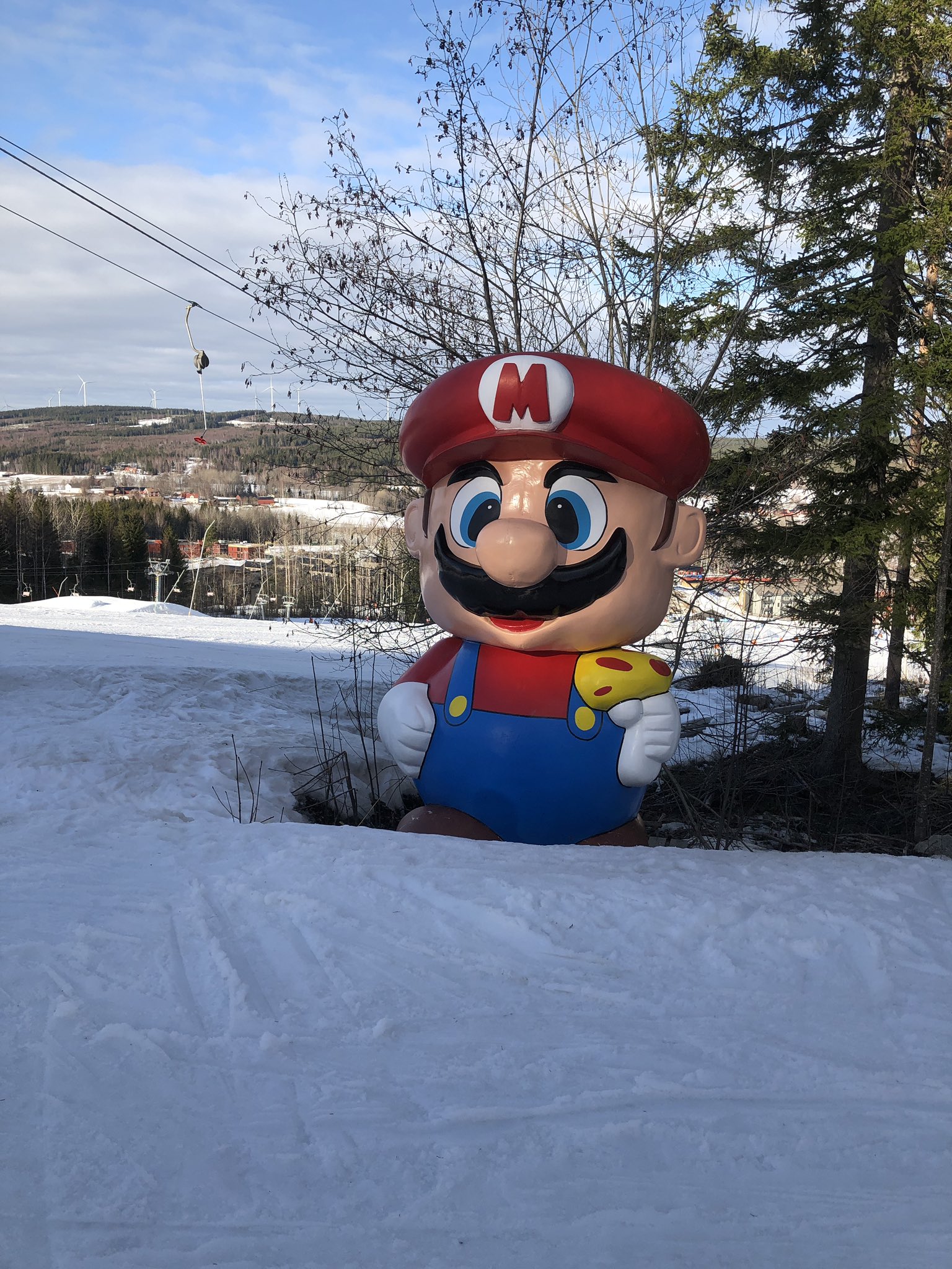 File:Kungsberget Nintendo Land Mario statue.jpg - Super Mario Wiki, the ...
