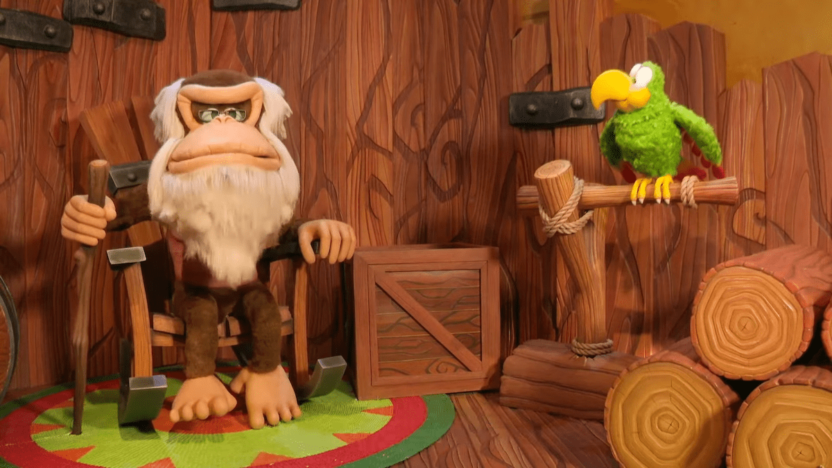 File:Cranky-Kong-Squawks-animatronics-02-Donkey-Kong-Country-Universal ...
