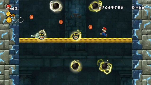 File:NSMBW Amp Screenshot.png - Super Mario Wiki, the Mario encyclopedia