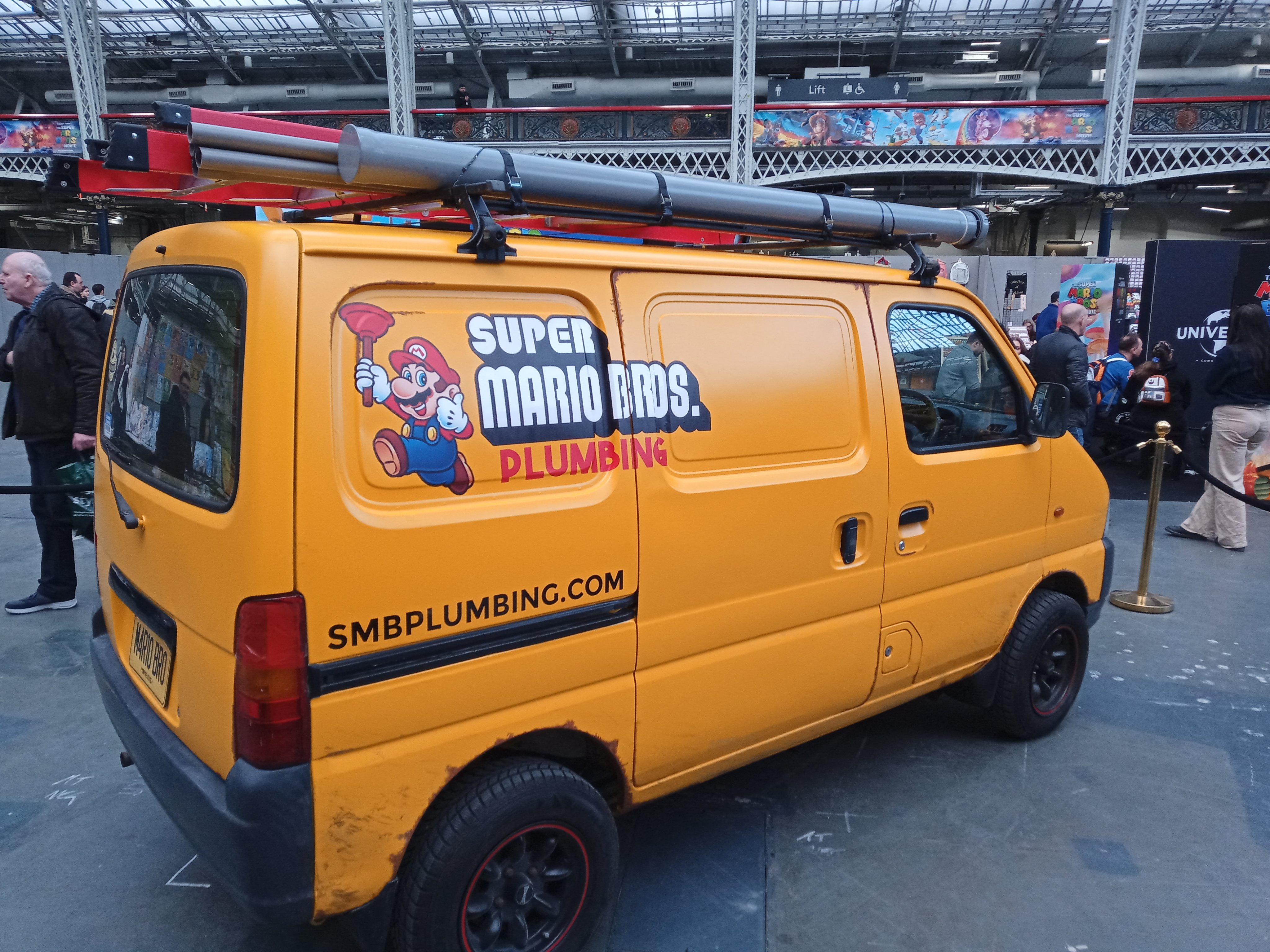 File:TSMBM LFCC SMB Plumbing Van 1.jpg - Super Mario Wiki, the Mario ...